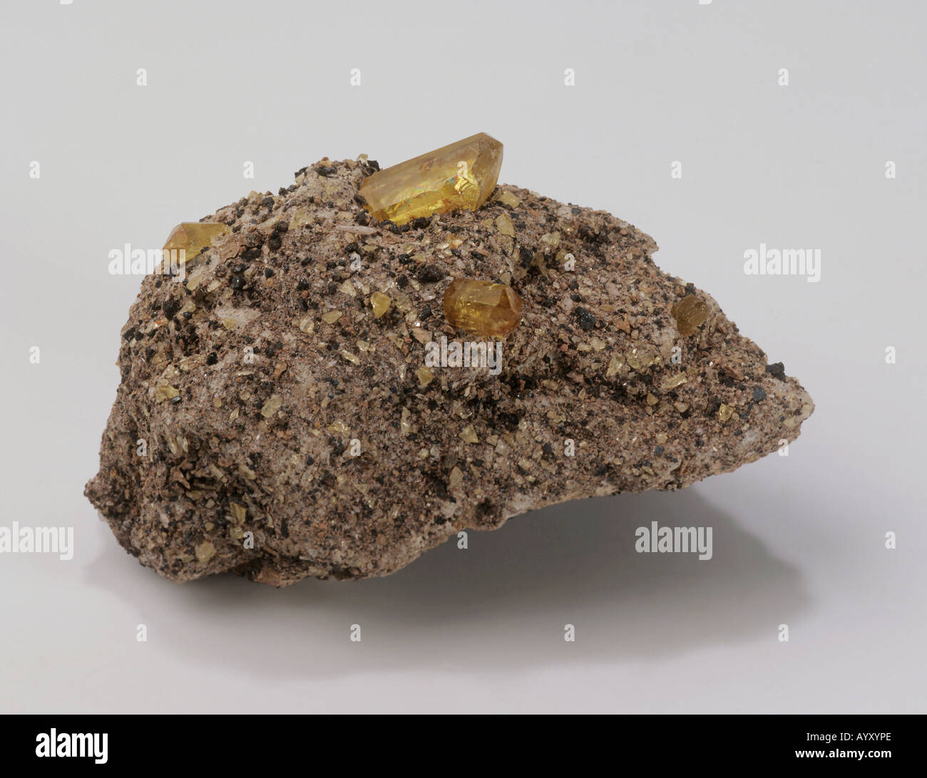 Apatite crystal hi-res stock photography and images - Alamy