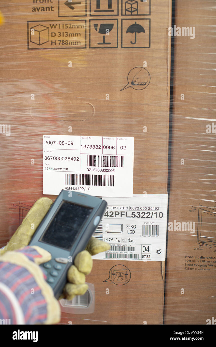 Reading barcode hi-res stock photography and images - Alamy