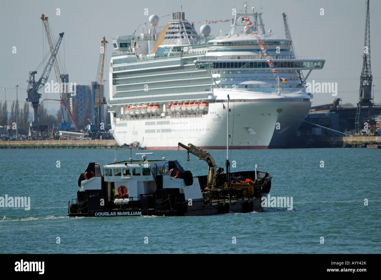 Port Waste Collection Barge Douglas McWilliam in Southampton Docks ...