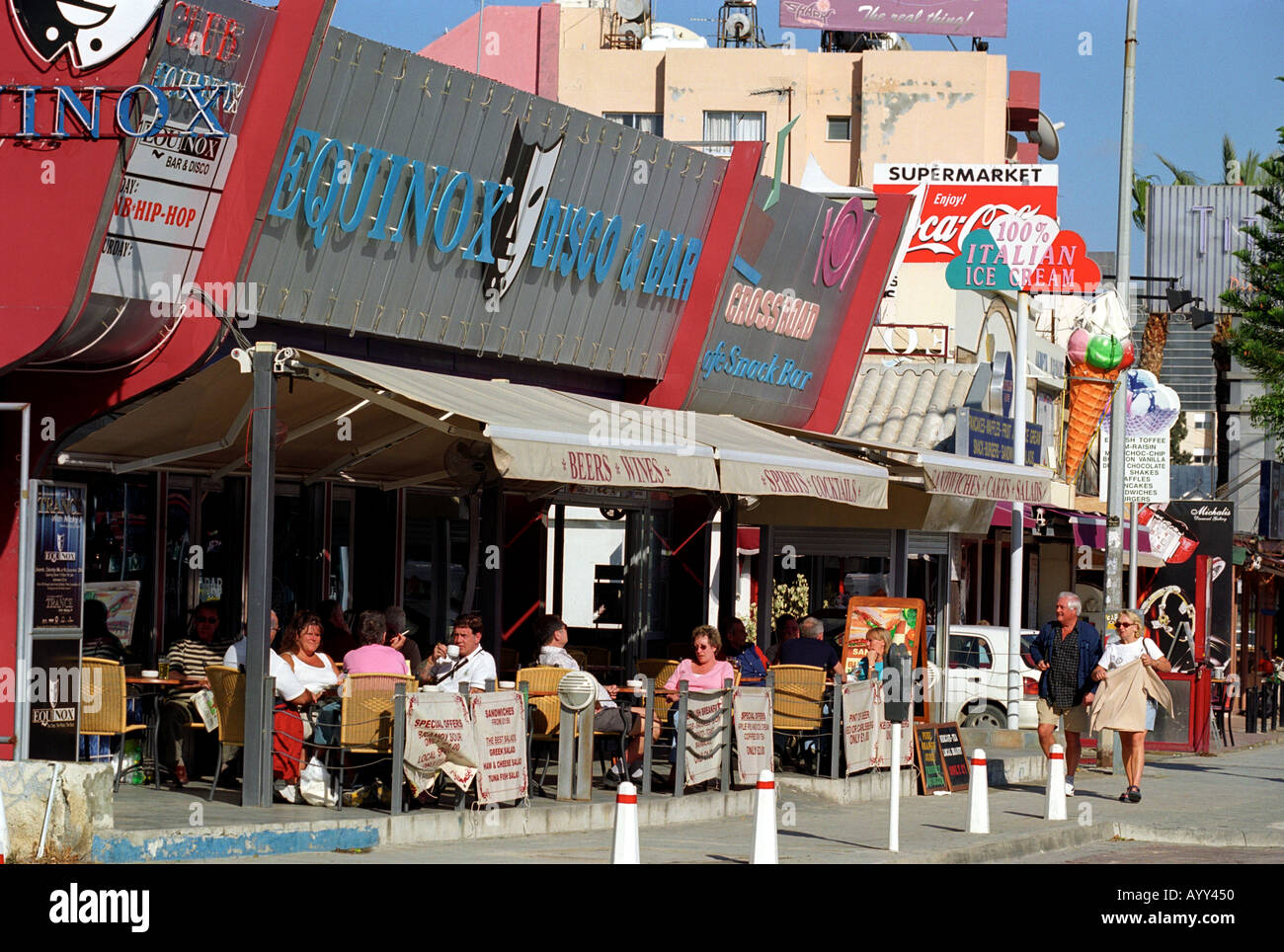 Main street through island hi-res stock photography and images - Alamy