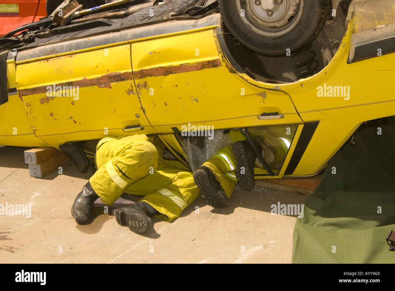 car crash rescue team Stock Photo - Alamy