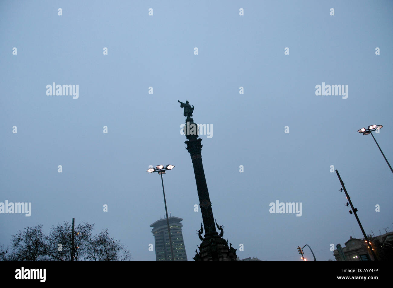 Kolumbus Denkmal Kolumbus Statue Monument a Colom Stock Photo - Alamy