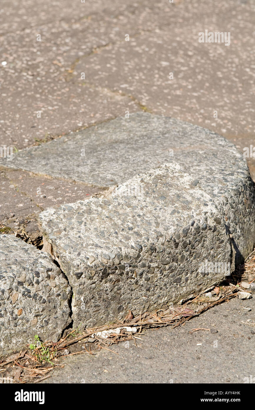 Raised kerb hi-res stock photography and images - Alamy