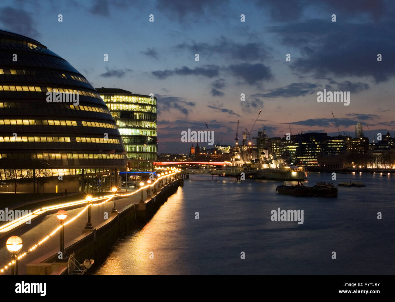 New county hall london hi-res stock photography and images - Alamy