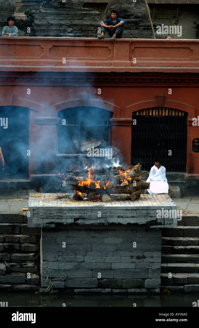 PICTURE CREDIT DOUG BLANE Traditional Hindu burning ghats funeral ...