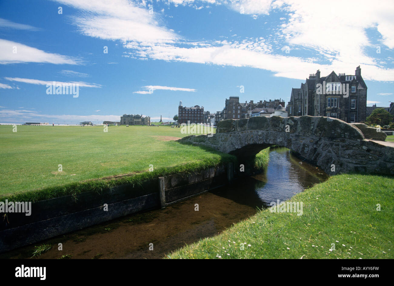 Most famous golf course and stone bridge - St. Andrews Golf Course - St ...