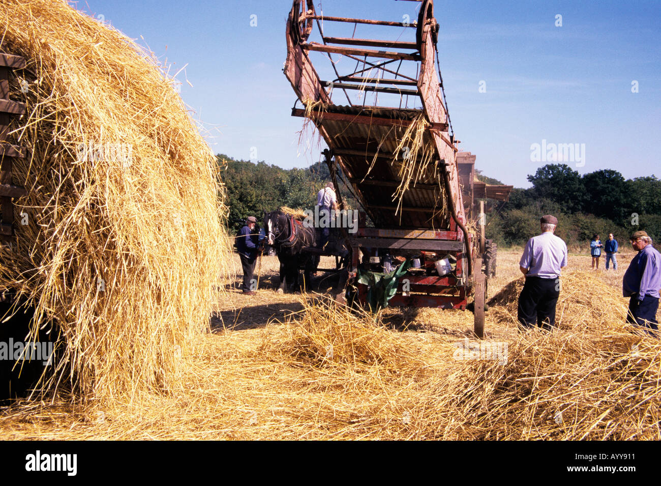 Straw thatch thatching tools hi-res stock photography and images - Alamy
