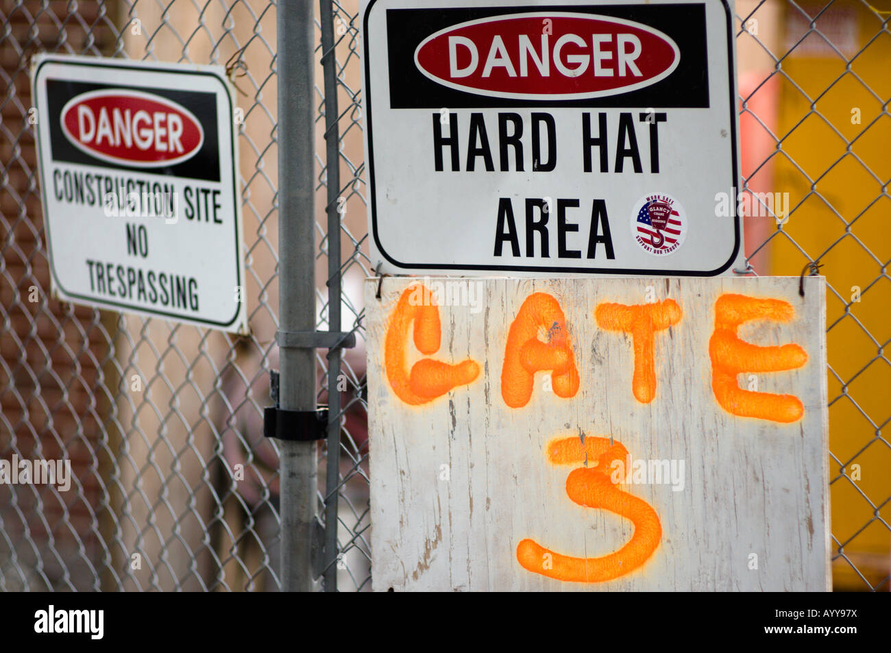 Construction signs hi-res stock photography and images - Alamy