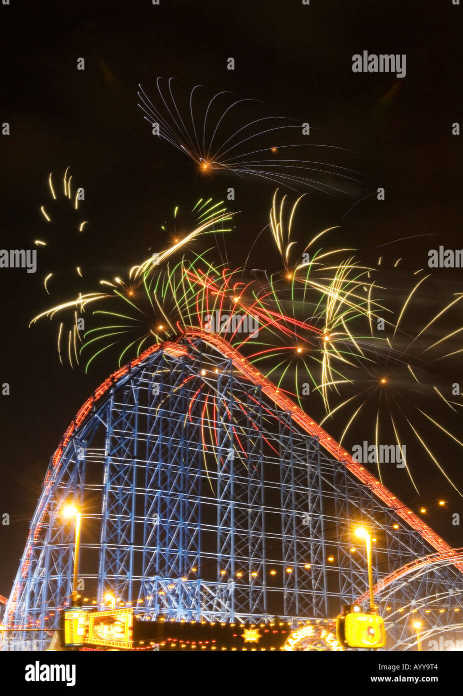 One firework hi-res stock photography and images - Alamy