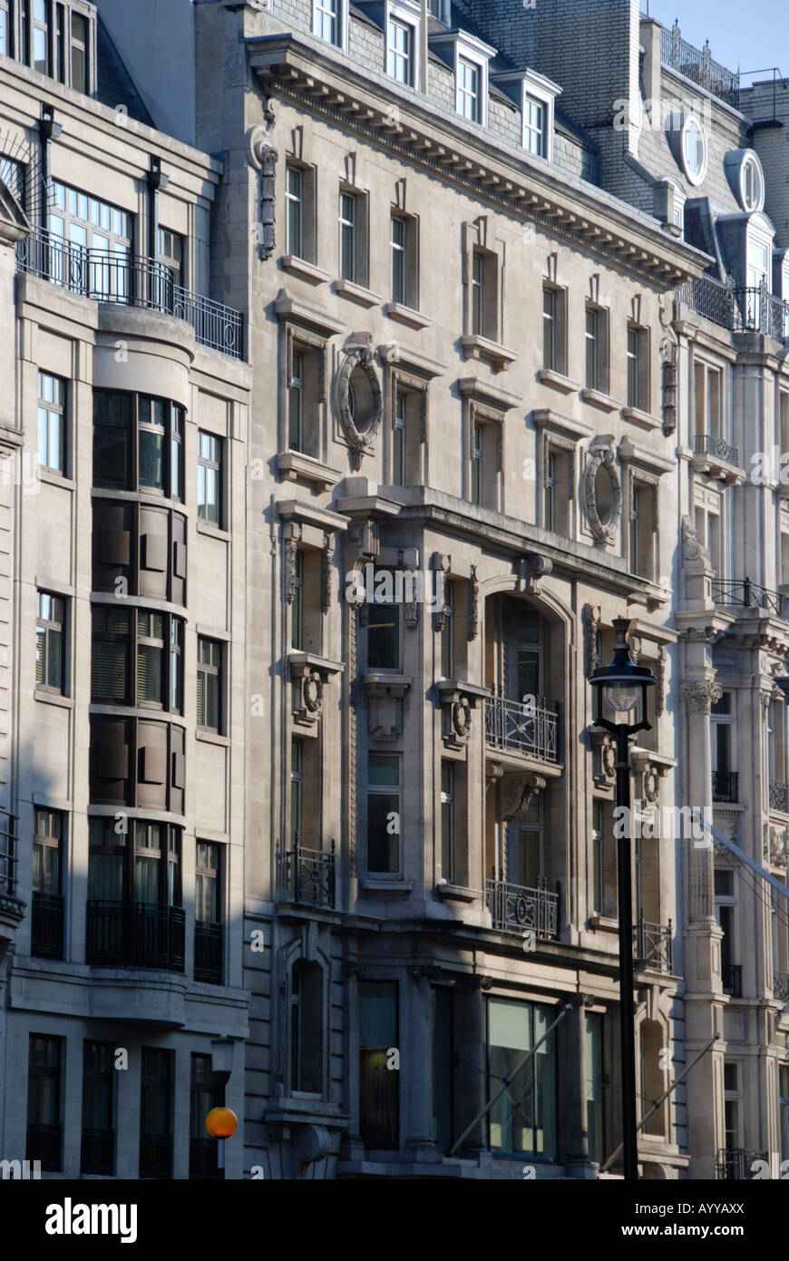 London facades hi-res stock photography and images - Alamy