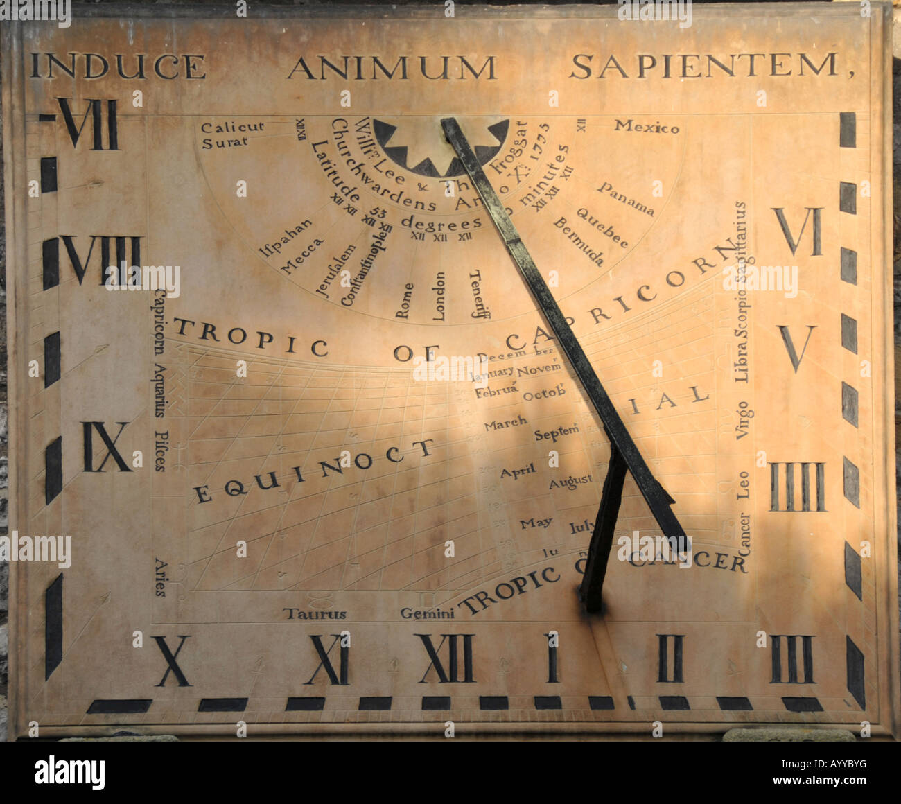 Roman numerals on sun dial hi-res stock photography and images - Alamy