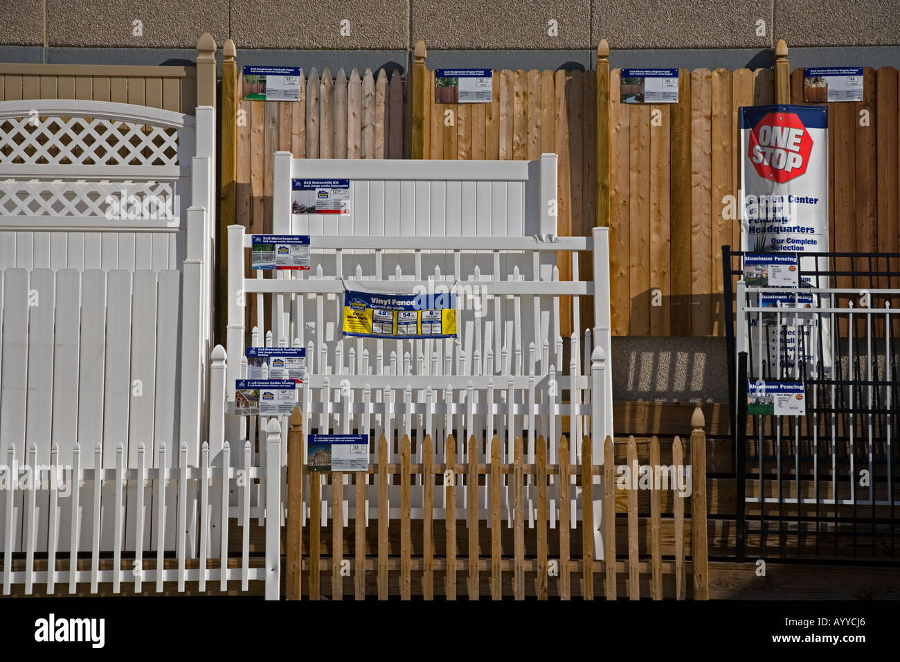 Fences on display at a home center Stock Photo - Alamy