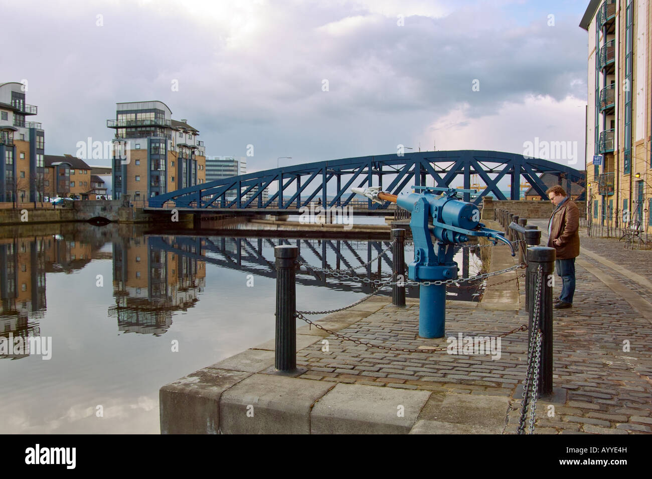 Leith swing bridge hi-res stock photography and images - Alamy