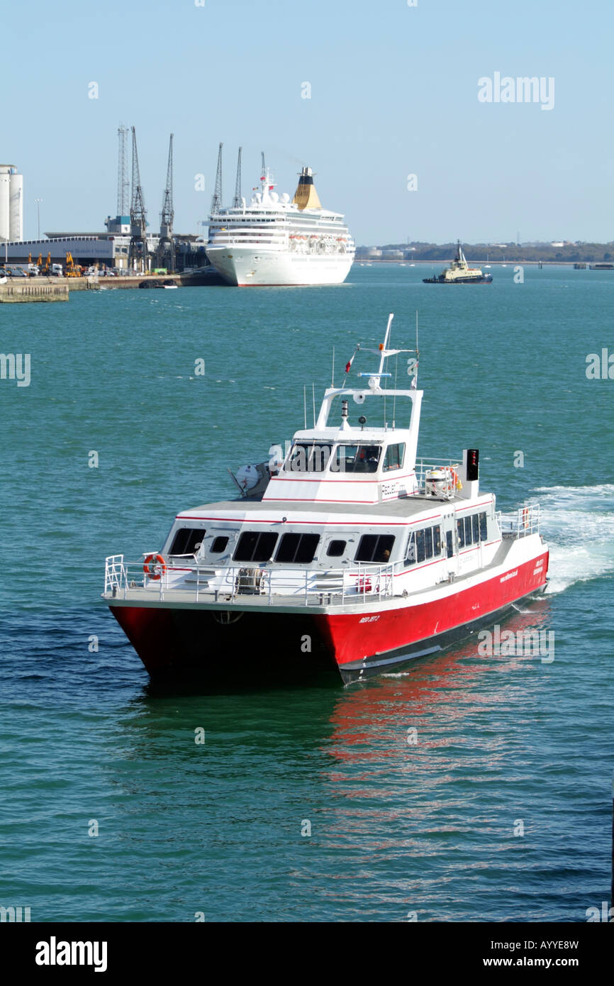 Red Jet 2 Hi Speed Catamaran Passenger Ferry operated by Red Funnel ...