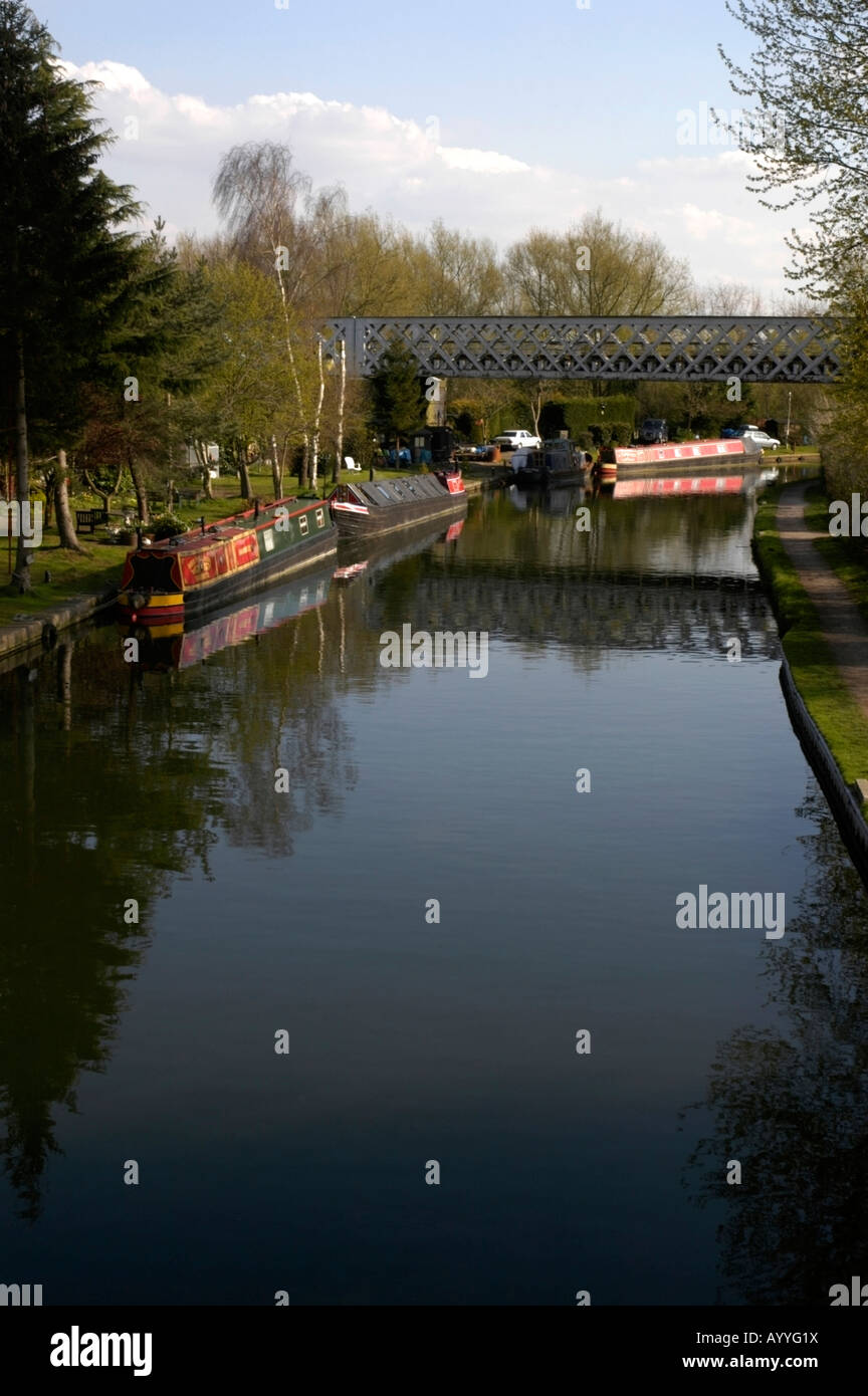 Toe path tow uk uk narrowboat narrow boat hi-res stock photography and ...