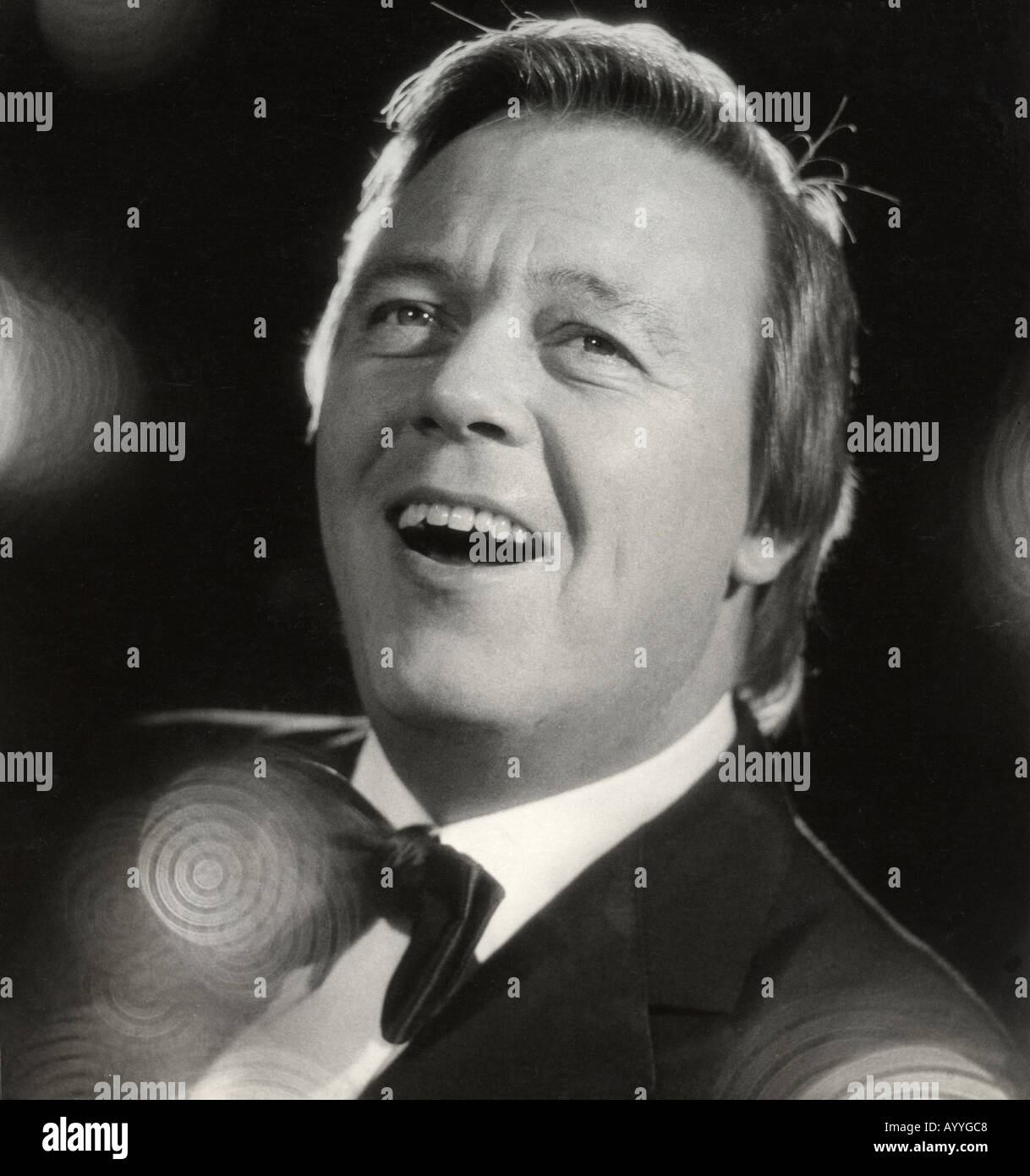 Matt monro hi-res stock photography and images - Alamy