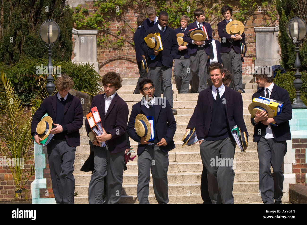 Uk boy school uniform street hi-res stock photography and images - Alamy