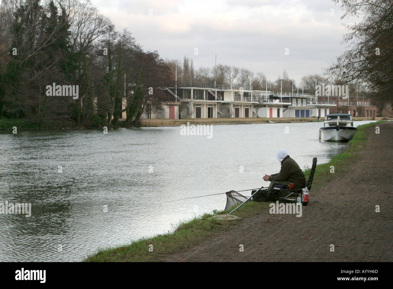 Thames old fishing hi-res stock photography and images - Alamy