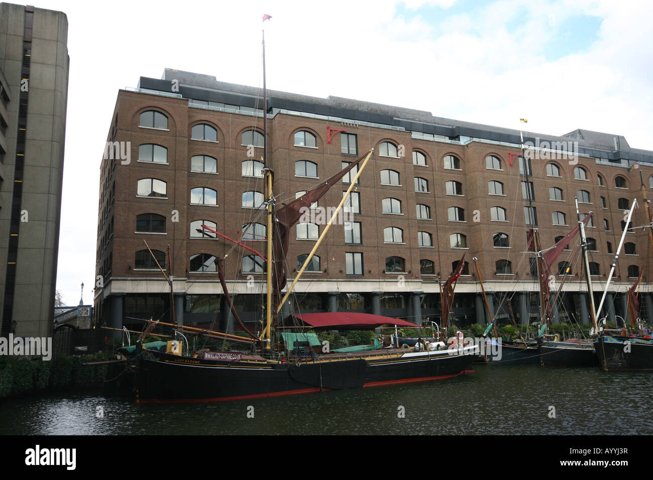 saint catherines dock london quayside Stock Photo - Alamy