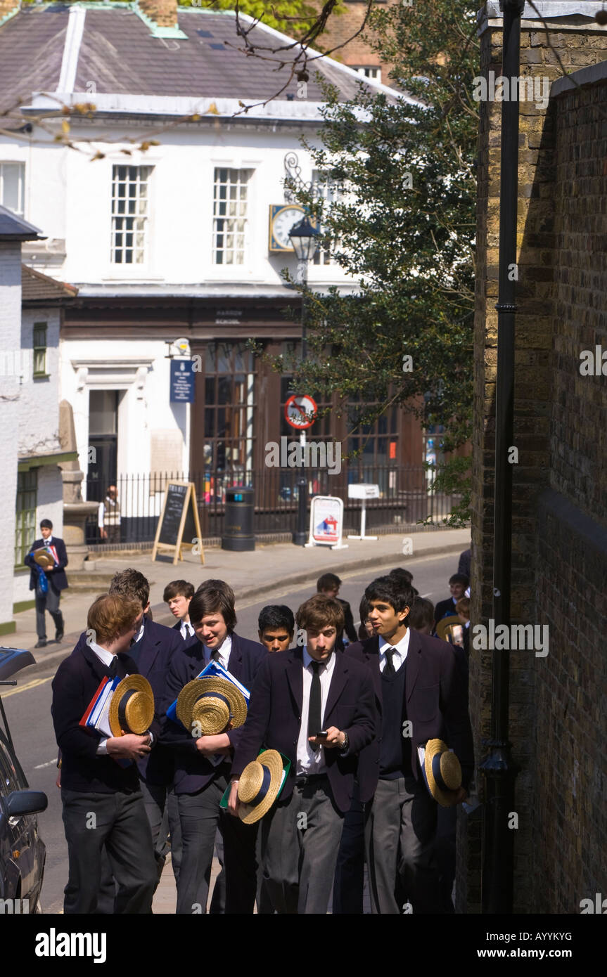Uk boy school uniform street hi-res stock photography and images - Alamy