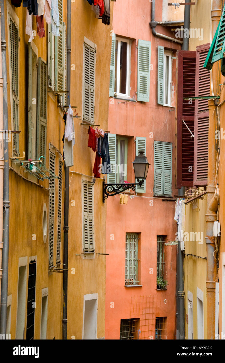 narrow alleyway of Old Town of Nice Stock Photo - Alamy