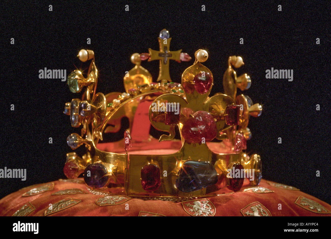 The crown jewels hi-res stock photography and images - Alamy