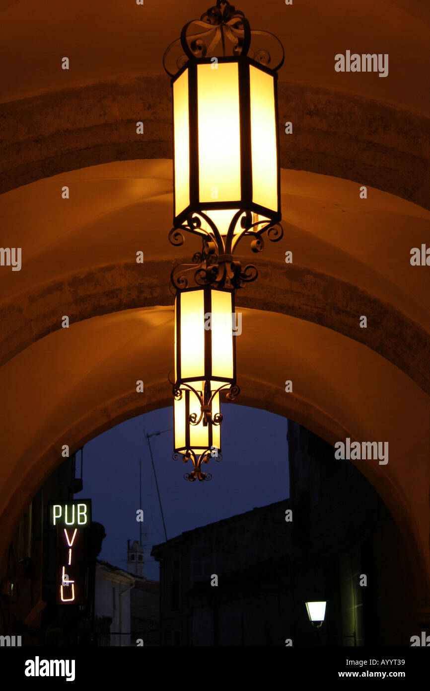 Pub ceilings hi-res stock photography and images - Alamy