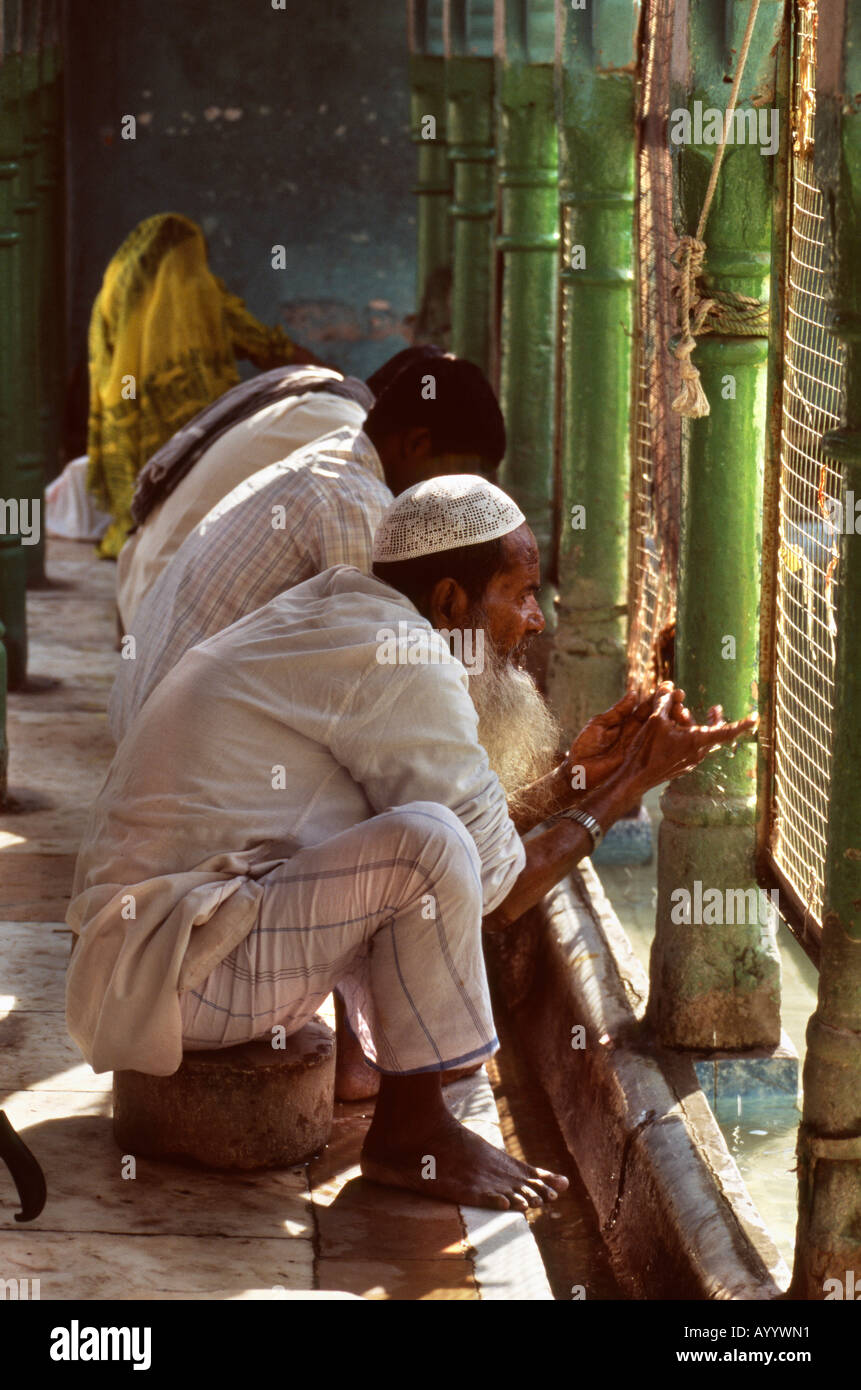 Darga sharif hi-res stock photography and images - Alamy
