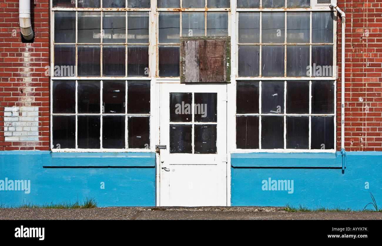 warehouse entrance and windows Stock Photo - Alamy