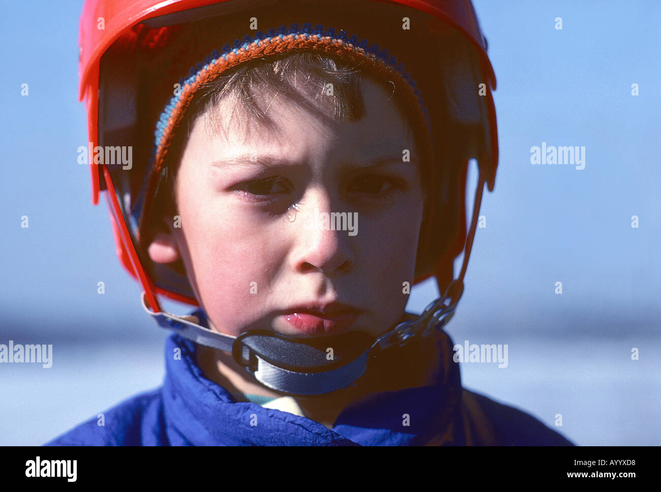 BOY CRYING AFTER BICYCLE ACCIDENT Stock Photo - Alamy