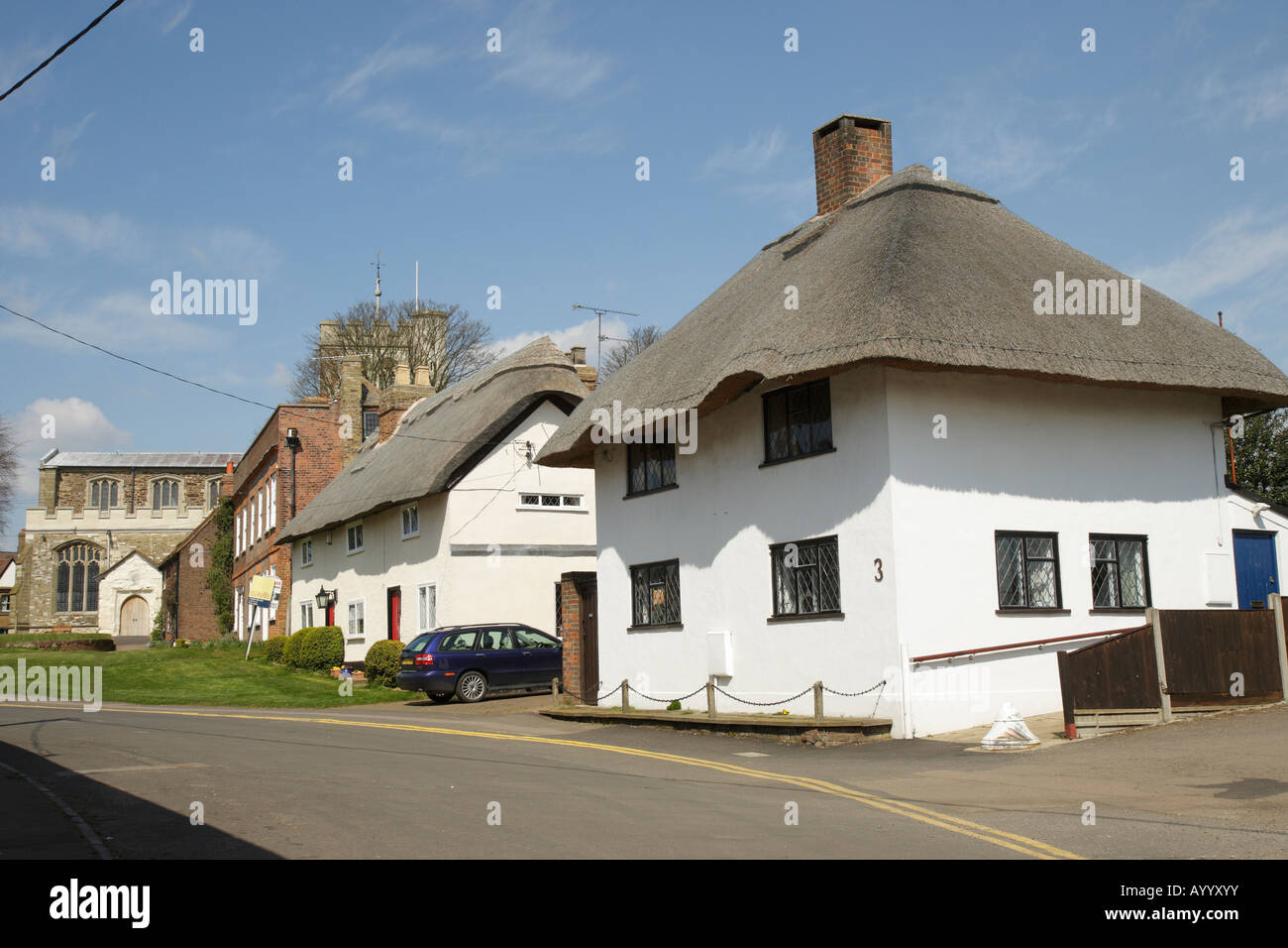 Thatch roof old cottages Stock Photo - Alamy