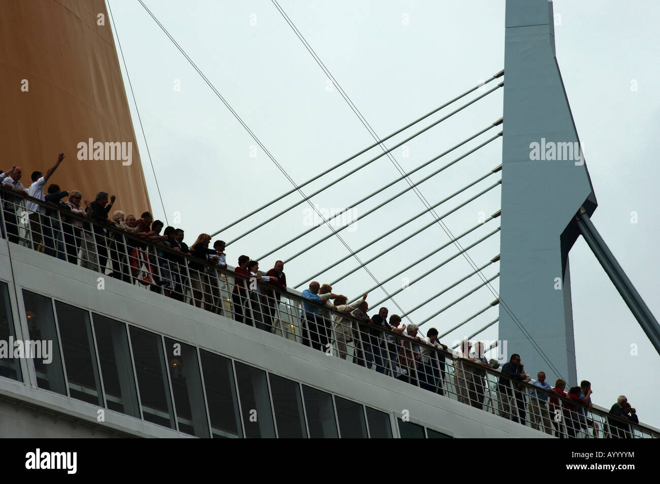Waving goodbye ship hi-res stock photography and images - Alamy