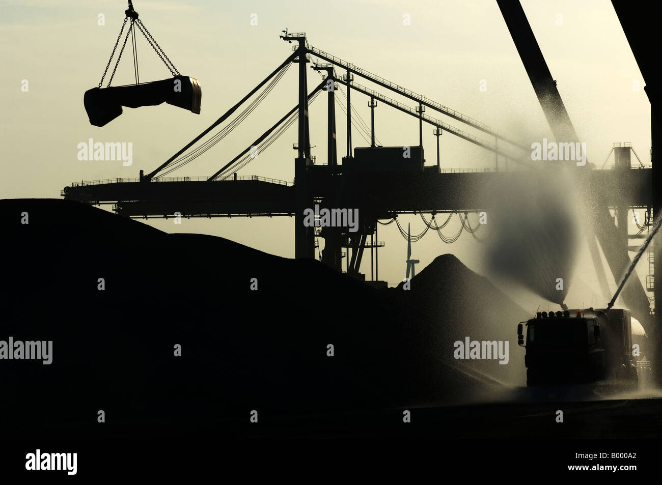 The EMO dry bulk terminal on Maasvlakte, raw materials such as iron ore ...