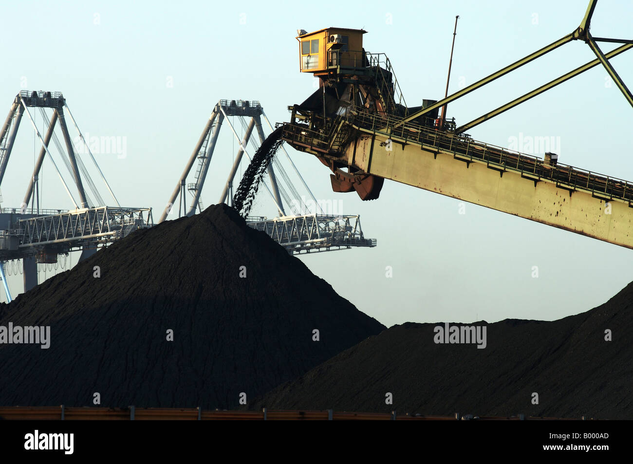 Emo dry bulk terminal on hi-res stock photography and images - Alamy