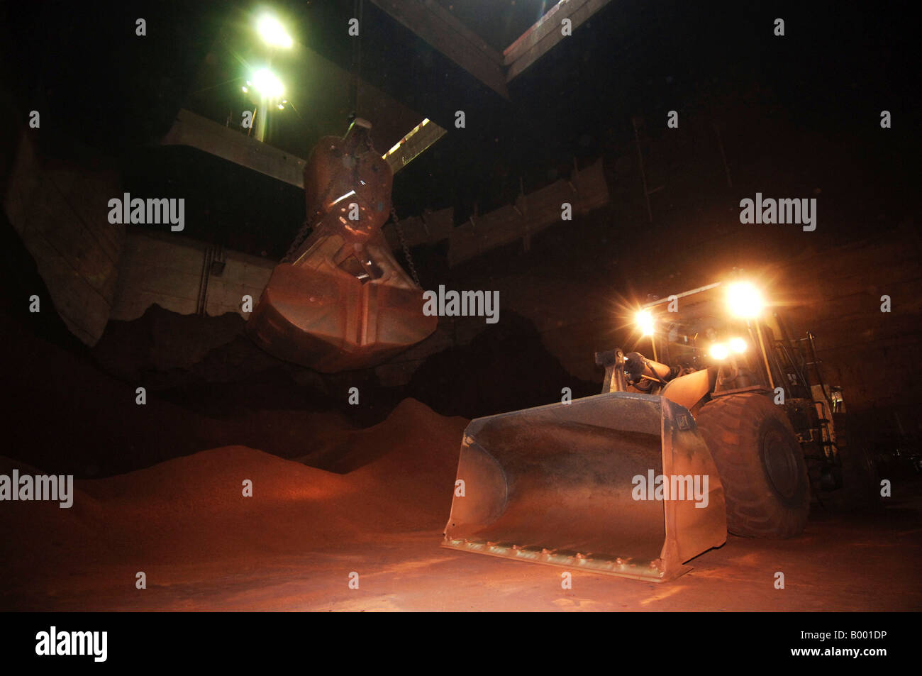 The EMO dry bulk terminal on Maasvlakte, raw materials such as iron ore ...