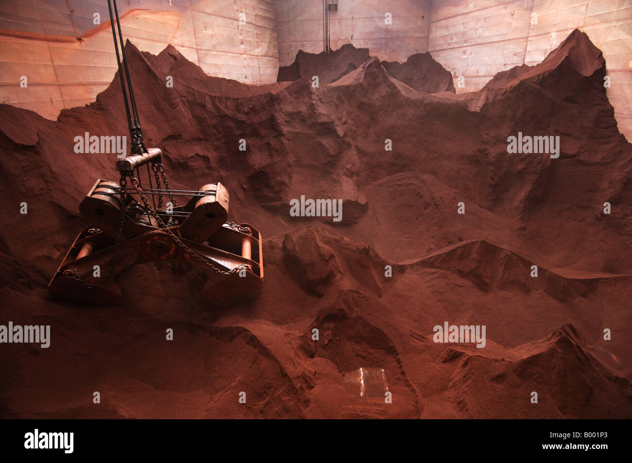 The EMO dry bulk terminal on Maasvlakte, raw materials such as iron ore ...