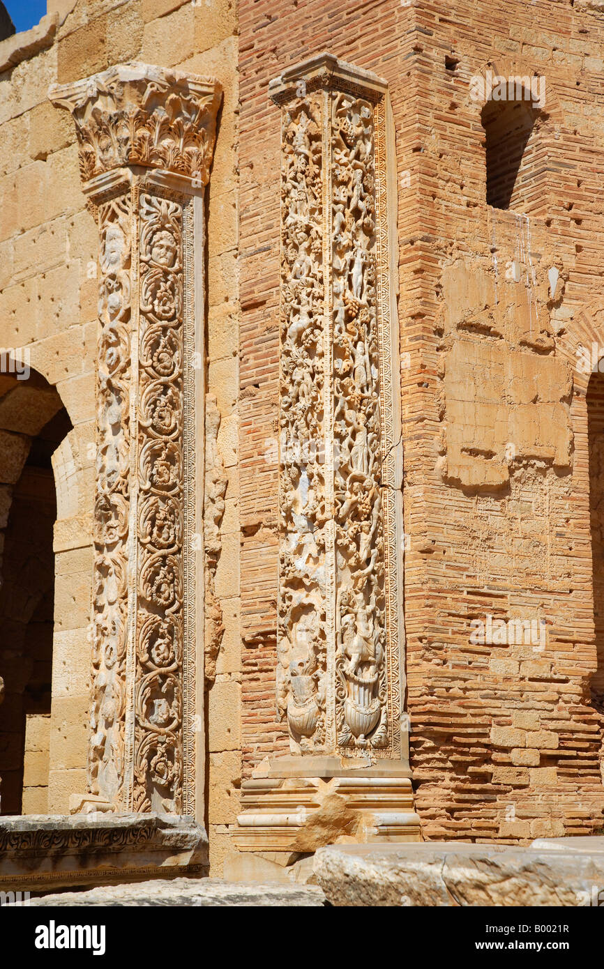 Ornately carved columns hi-res stock photography and images - Alamy