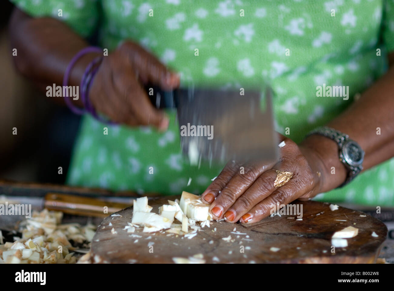 fiji nadi chopping jackfruit at market Stock Photo - Alamy