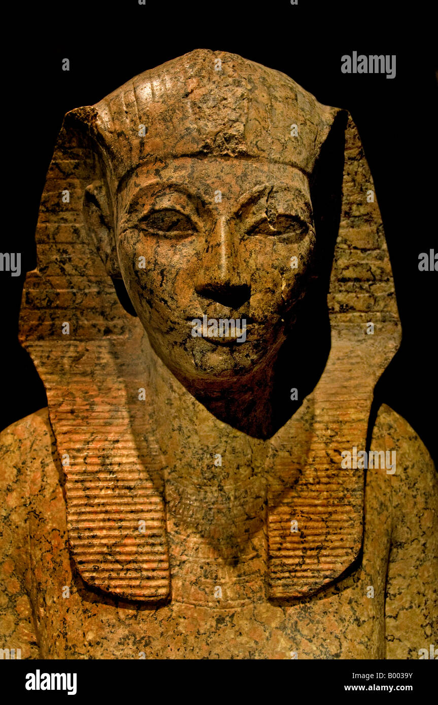 Cast of temple statue of queen hatshepsut egypt Stock Photo - Alamy
