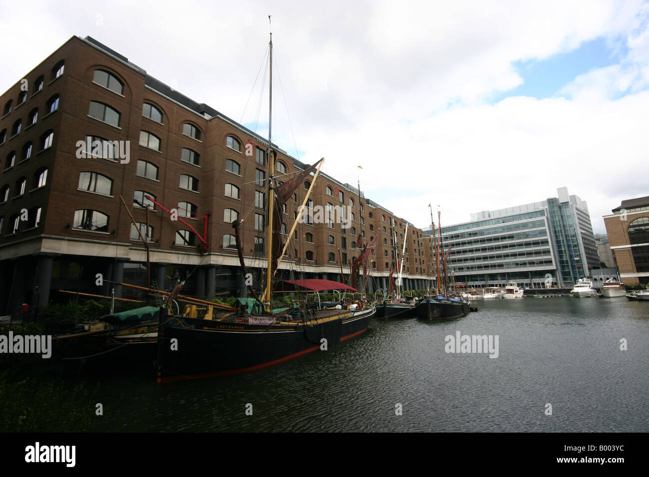 saint catherines dock london quayside Stock Photo - Alamy