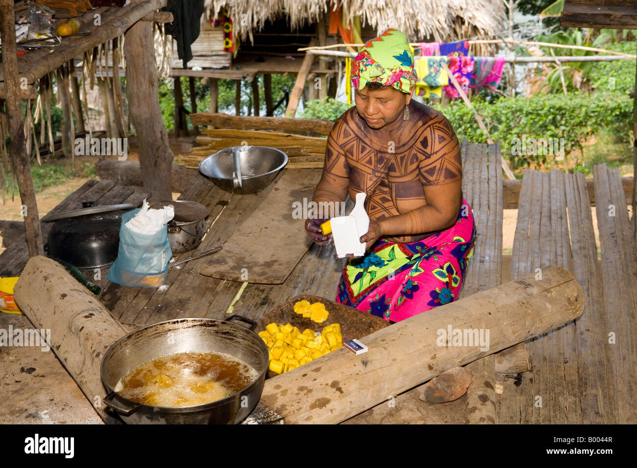 Embera hi-res stock photography and images - Alamy