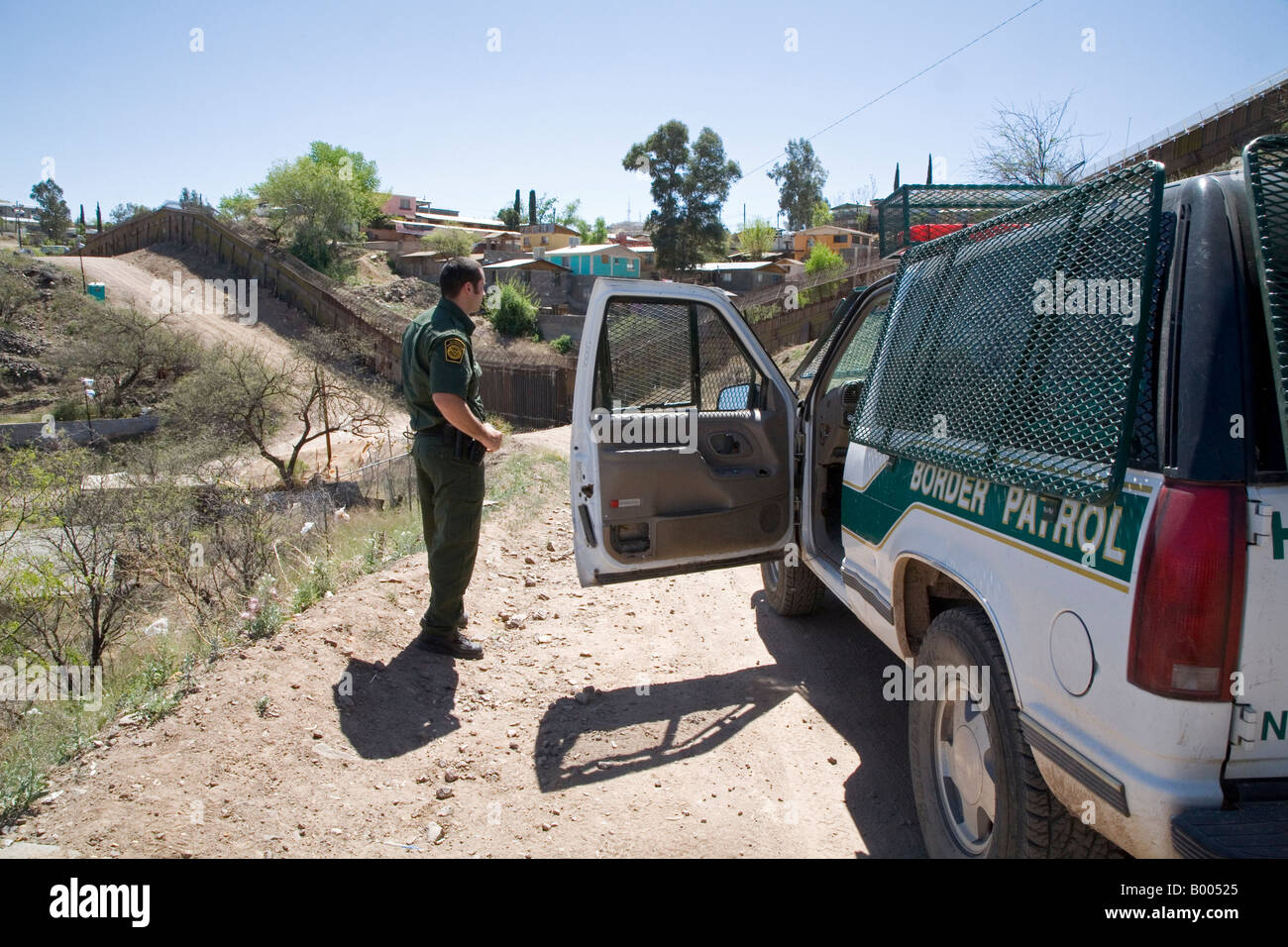 Mexican us border patrol hi-res stock photography and images - Alamy