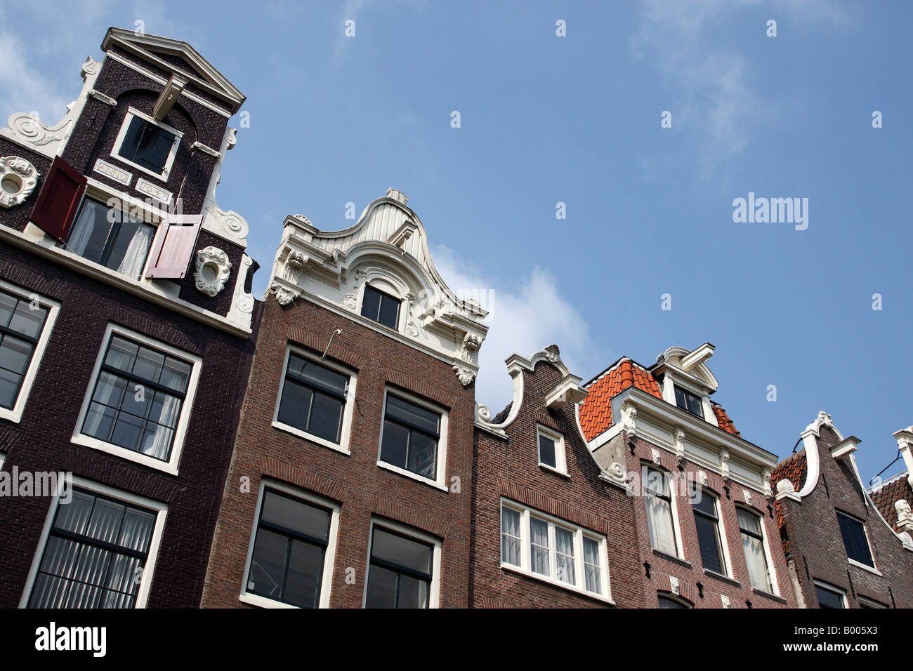 Dutch houses canal amsterdam hi-res stock photography and images - Alamy