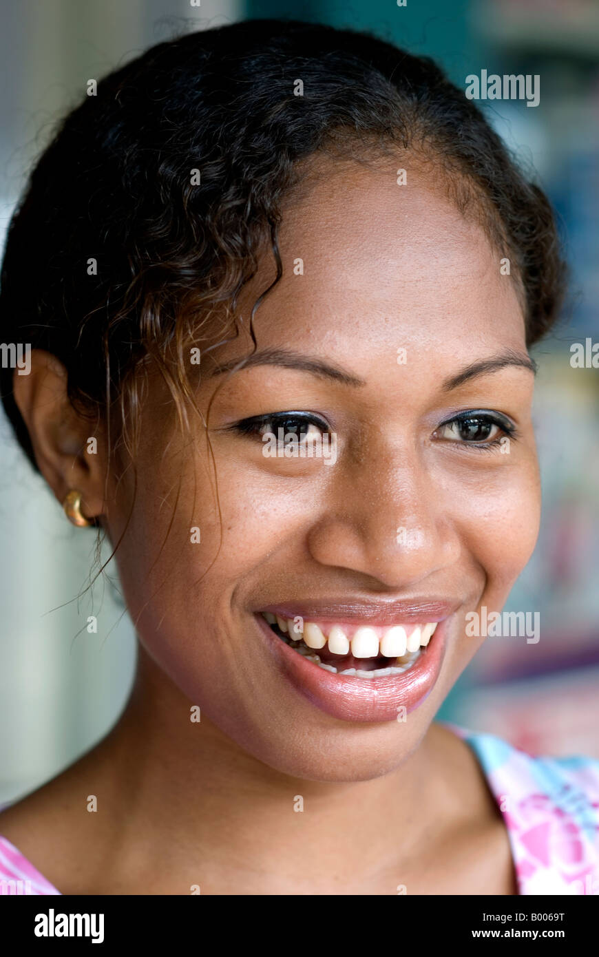 Fiji portrait smiling fijian woman hi-res stock photography and images ...