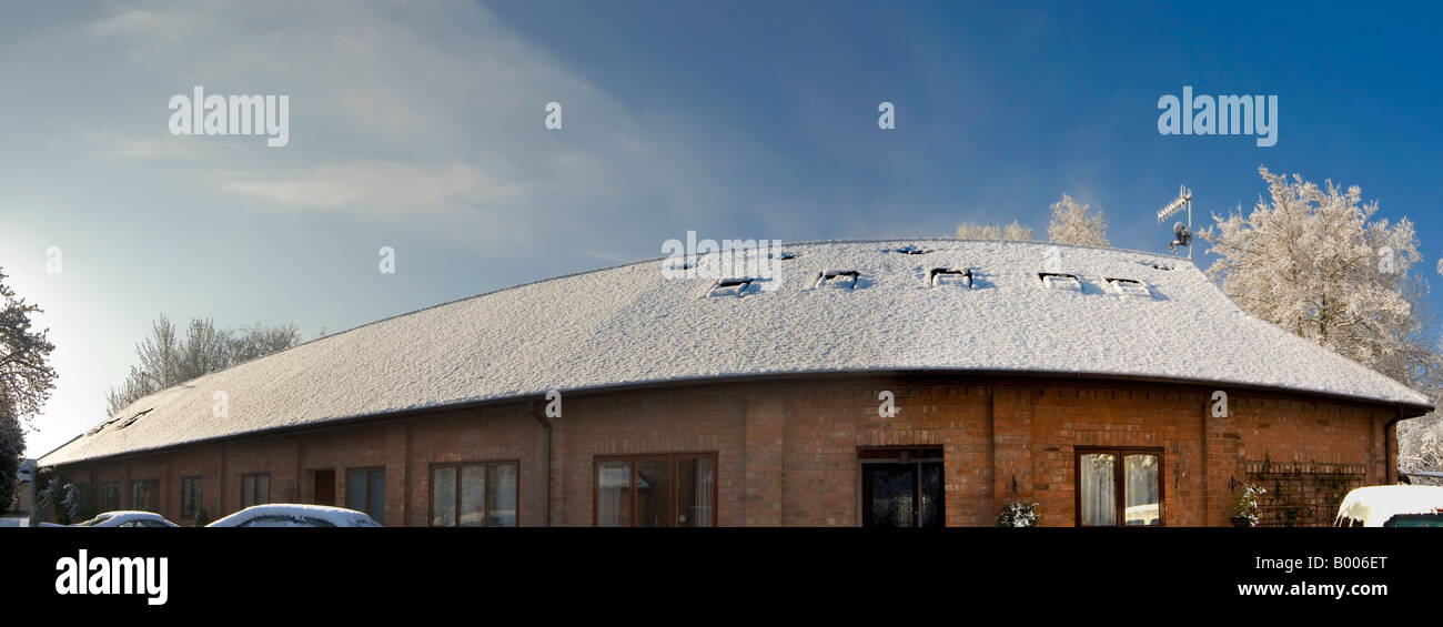 Lagging roof hi-res stock photography and images - Alamy
