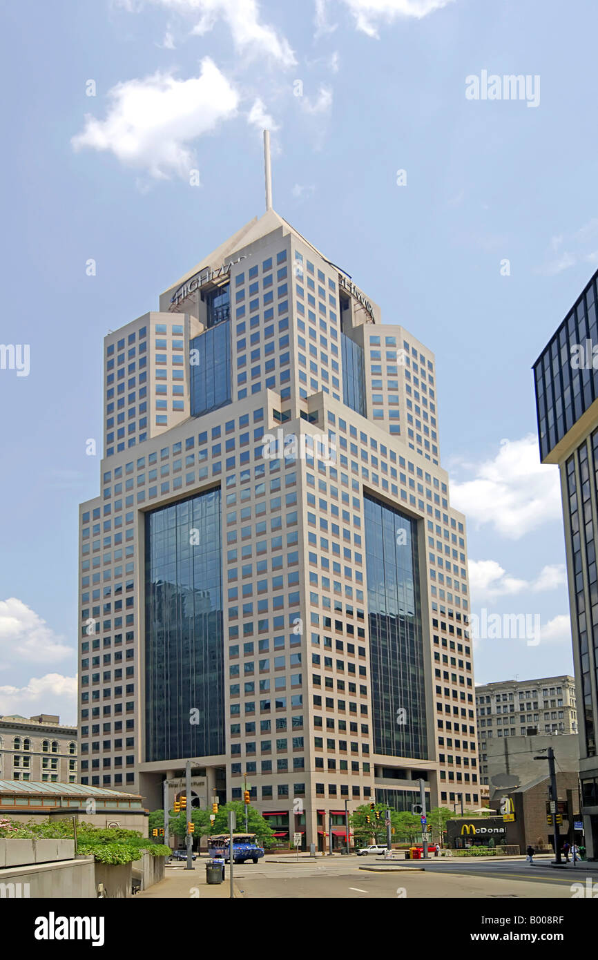 The Highmark building on Fifth Avenue Place Buidling in downtown ...