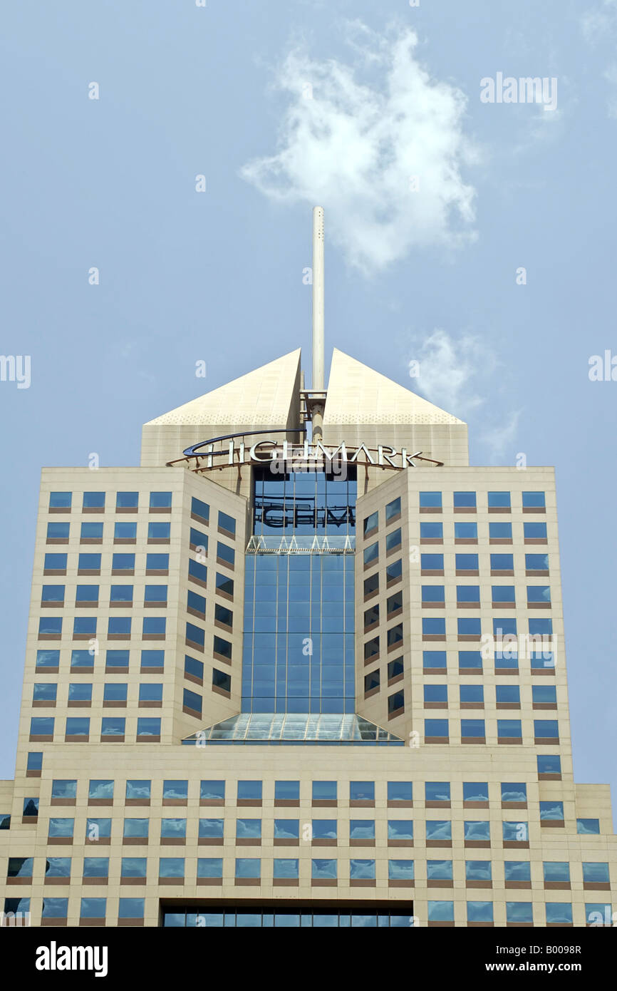 The Highmark building on Fifth Avenue Place Buidling in downtown ...