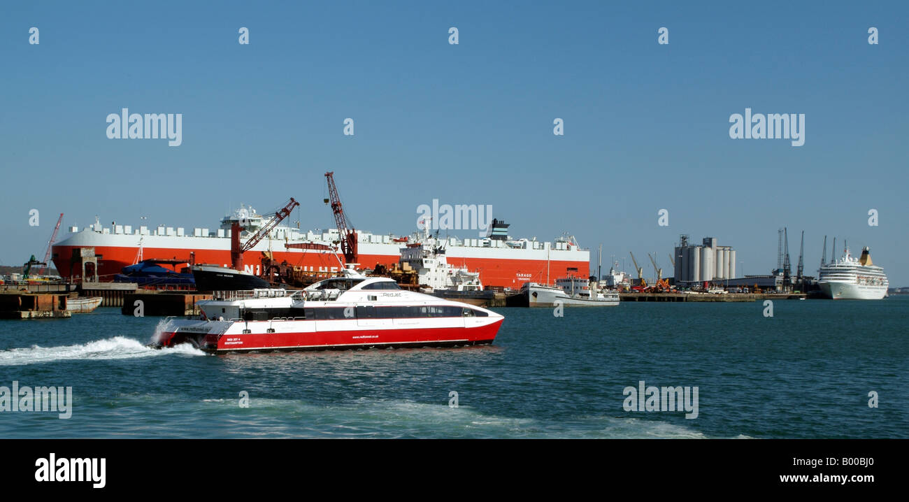 Wide landscape view of Port of Southampton England Stock Photo - Alamy