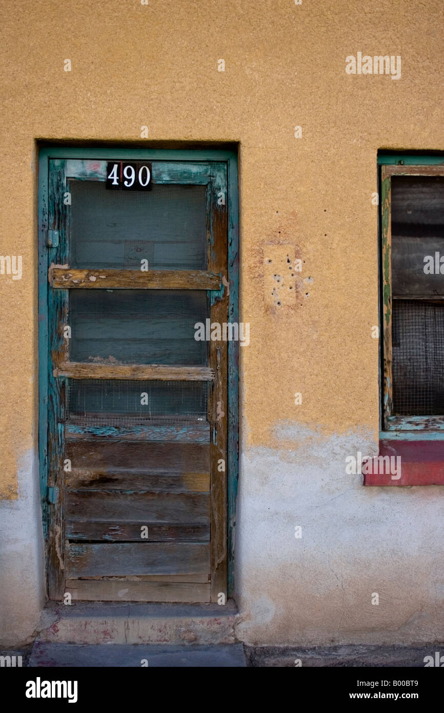 Barrio doors hi-res stock photography and images - Alamy