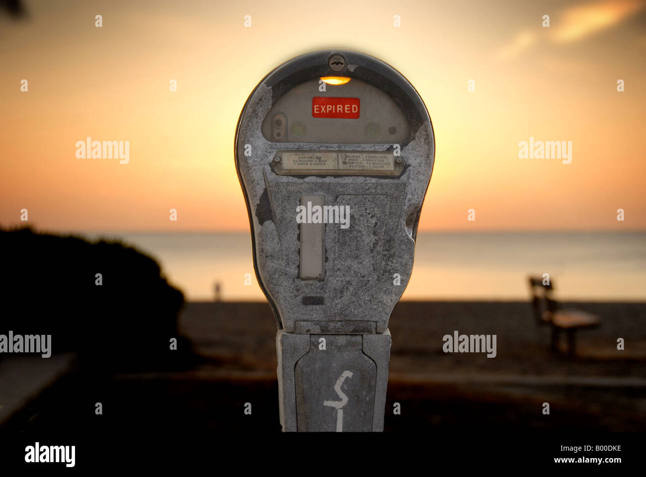 Expired meter hi-res stock photography and images - Alamy